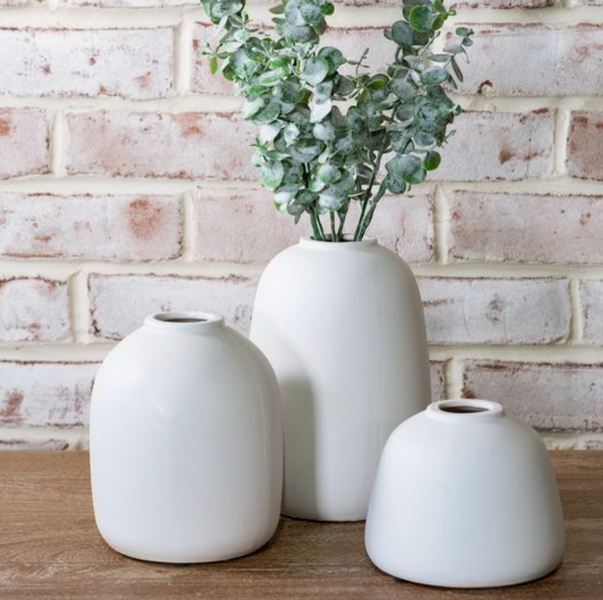 White Bud Vase – Linen & Clove