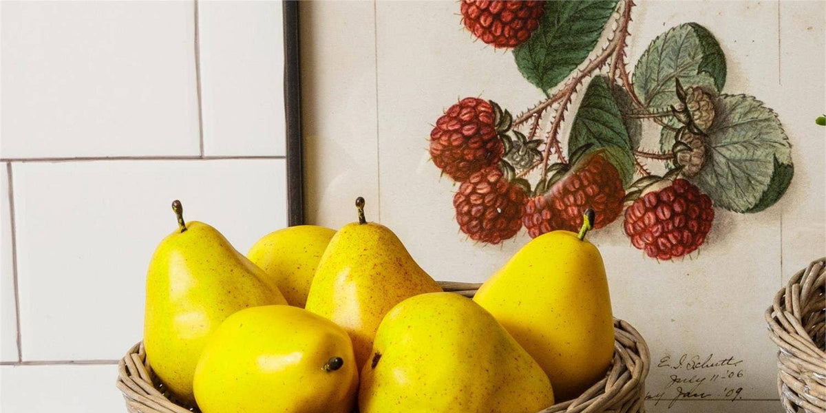 Round Willow Riser – Linen & Clove